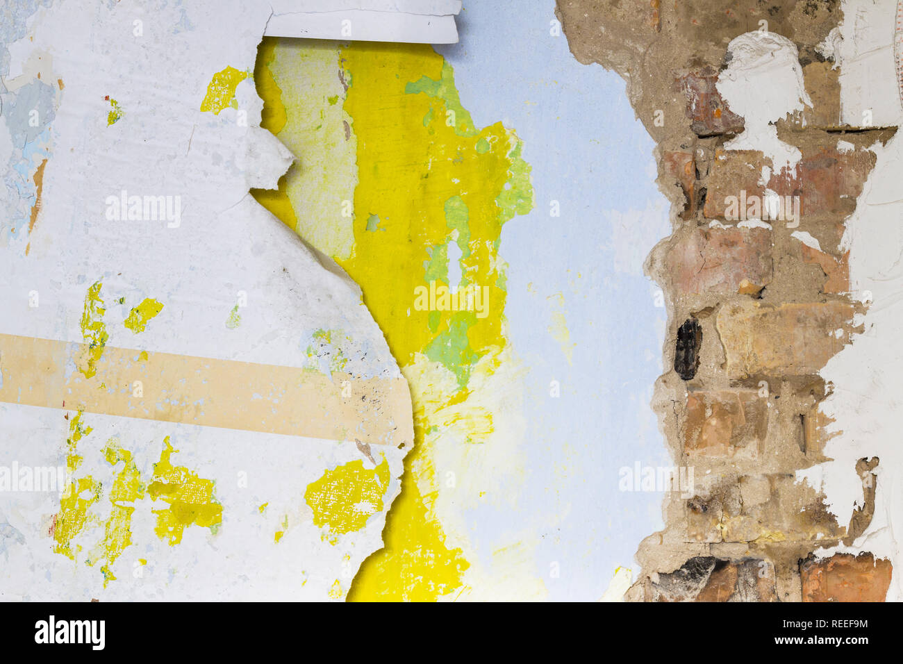 Broken plaster and wallpaper wall background. Apartment renovation ...