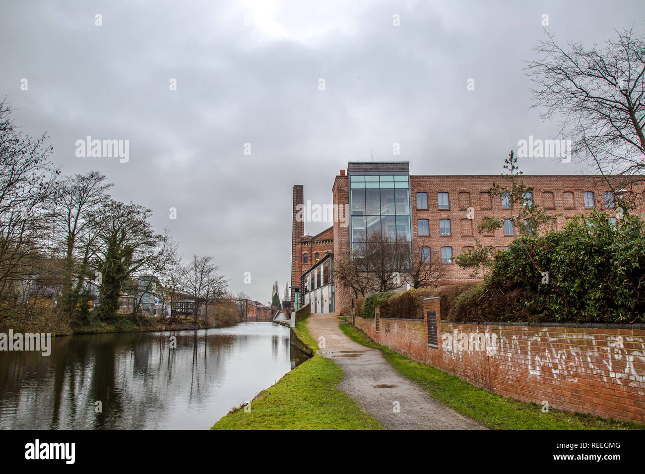 Weavers wharf kidderminster canal hi-res stock photography and images ...