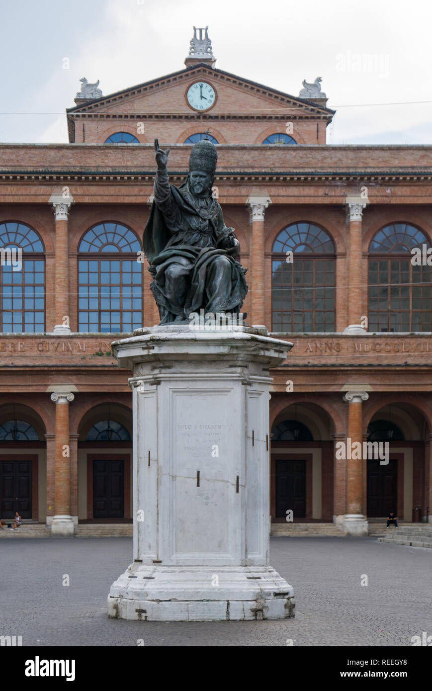 RIMINI - 7 AUGUST 2018: Pope Paul V statue Cavour square, Rimini, Italy ...