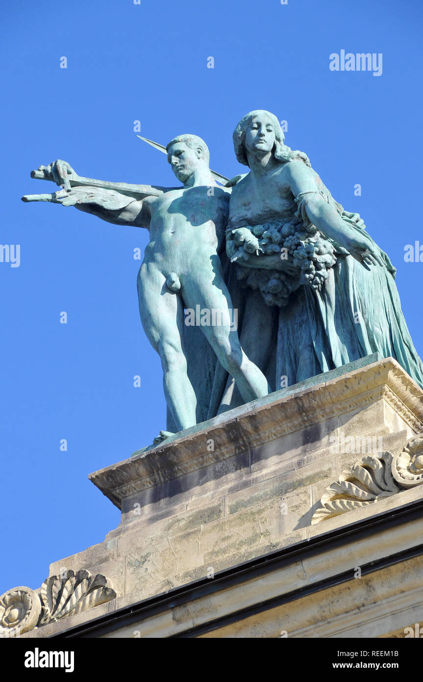 Statue monument labor hi-res stock photography and images - Alamy