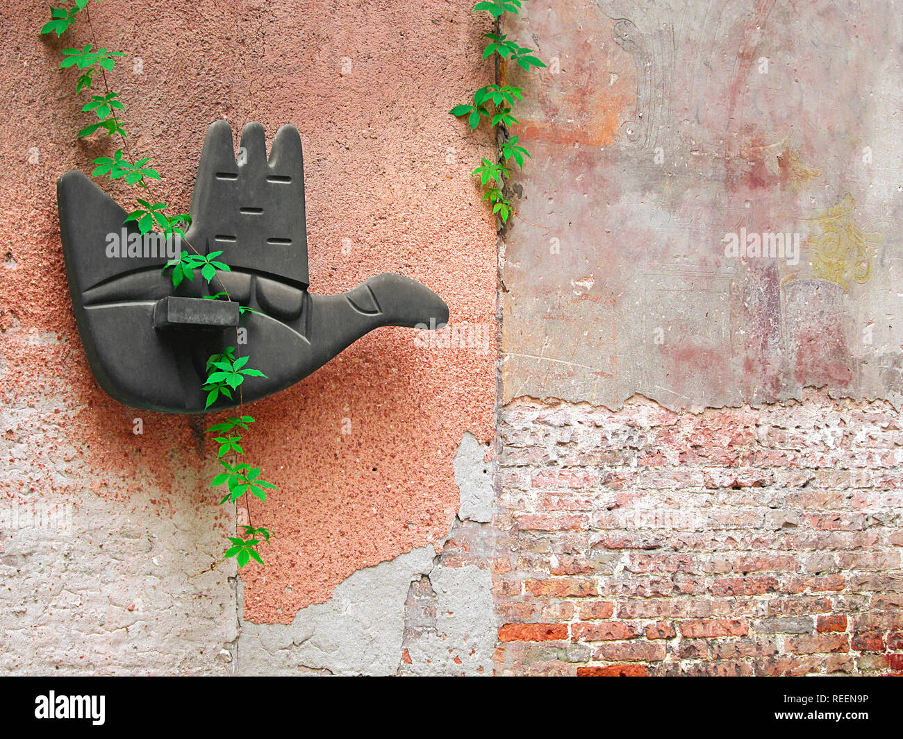 metal hand sculpture reproduction of Le Corbusier la main ouverte Stock ...