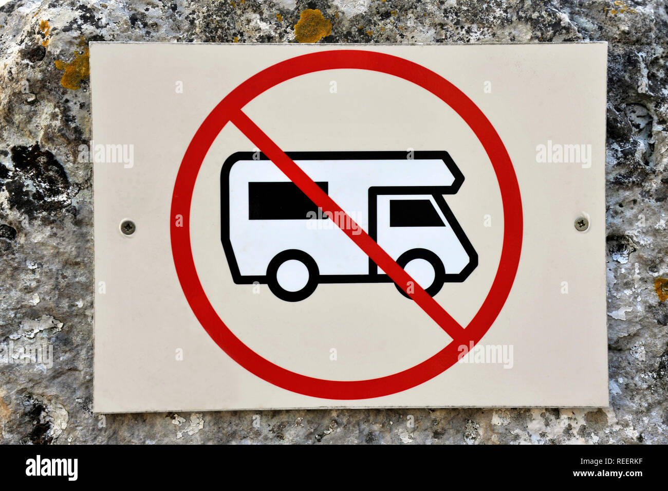 No RV / motor home parking sign Stock Photo - Alamy