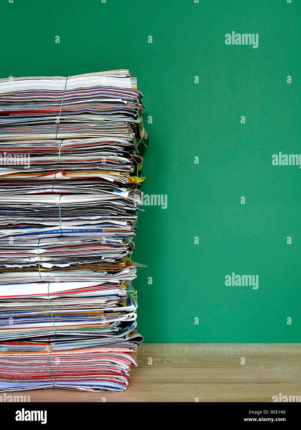 recycling of old paper and magazines Stock Photo - Alamy