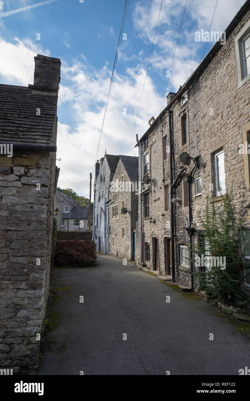 Uk derbyshire tideswell high street hi-res stock photography and images ...
