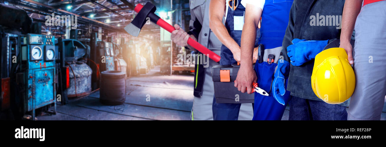 Teamwork in the factory Stock Photo - Alamy