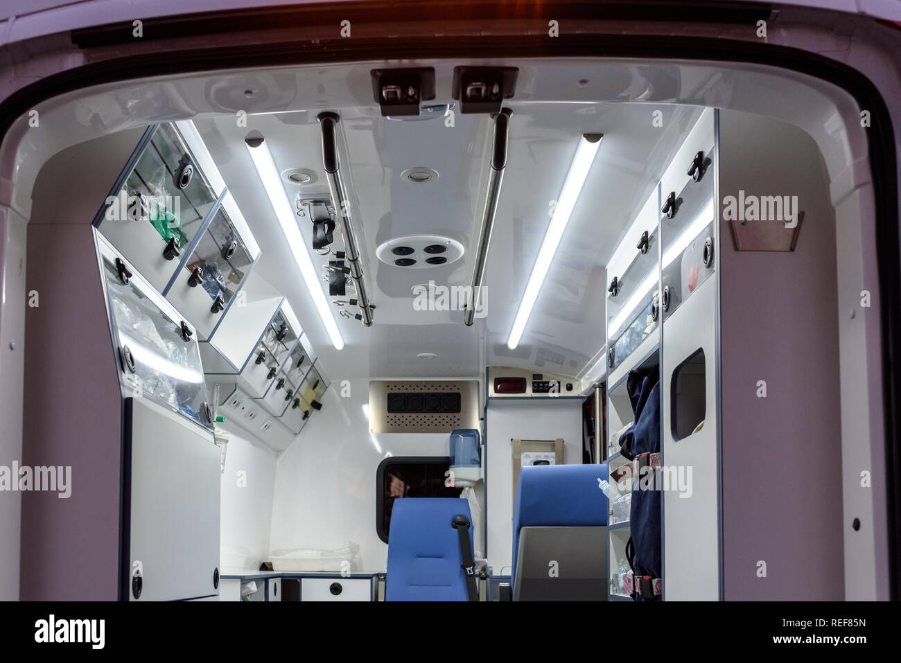 Rear View Of Ambulance Stock Photos & Rear View Of Ambulance Stock ...