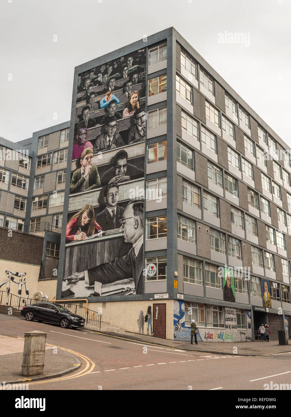 Strathclyde University's Wonderwall, the largest mural in the UK Stock ...