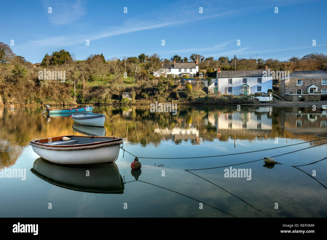 Cornwall river hi-res stock photography and images - Alamy