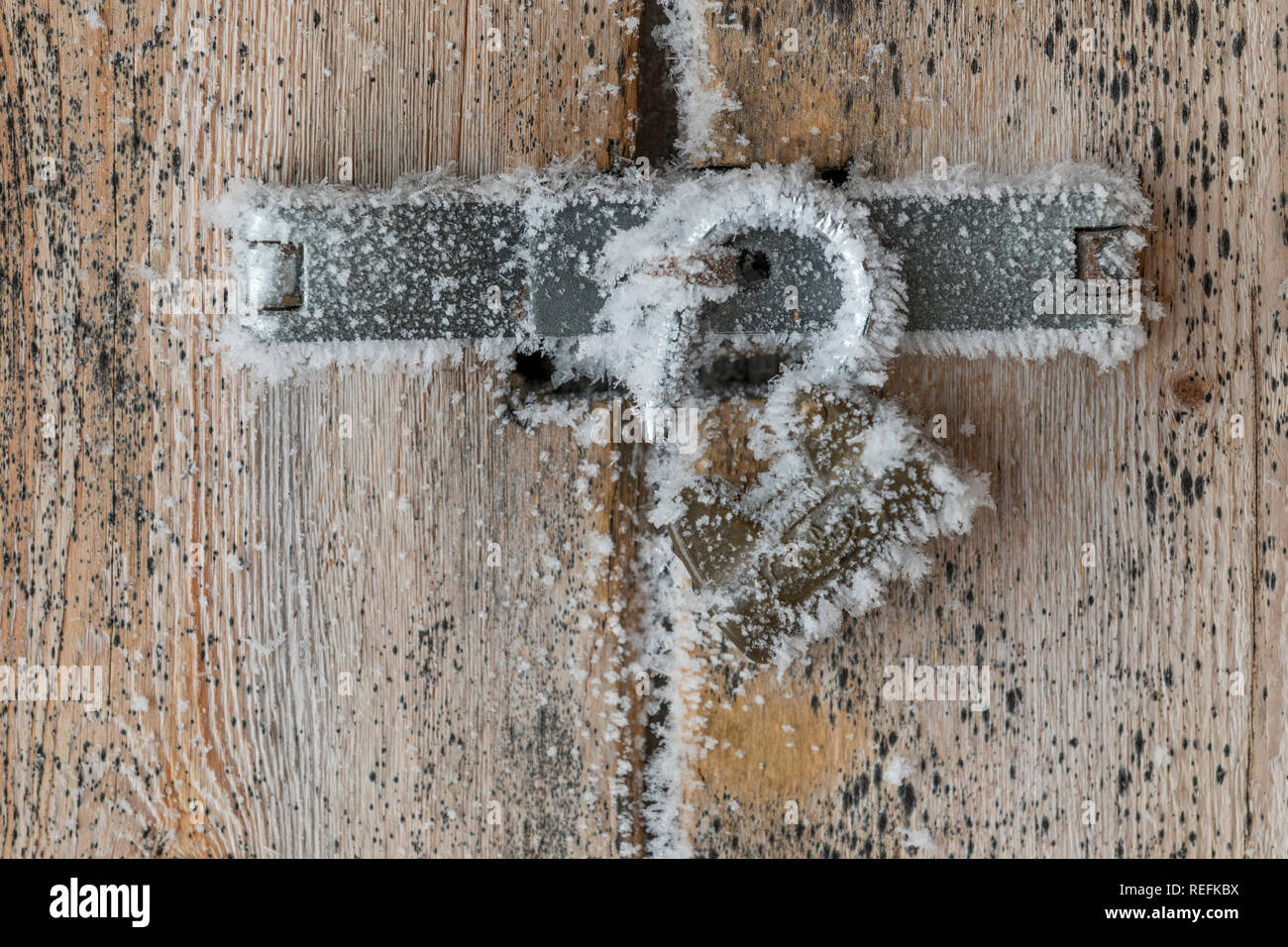 Frozen padlock hi-res stock photography and images - Alamy