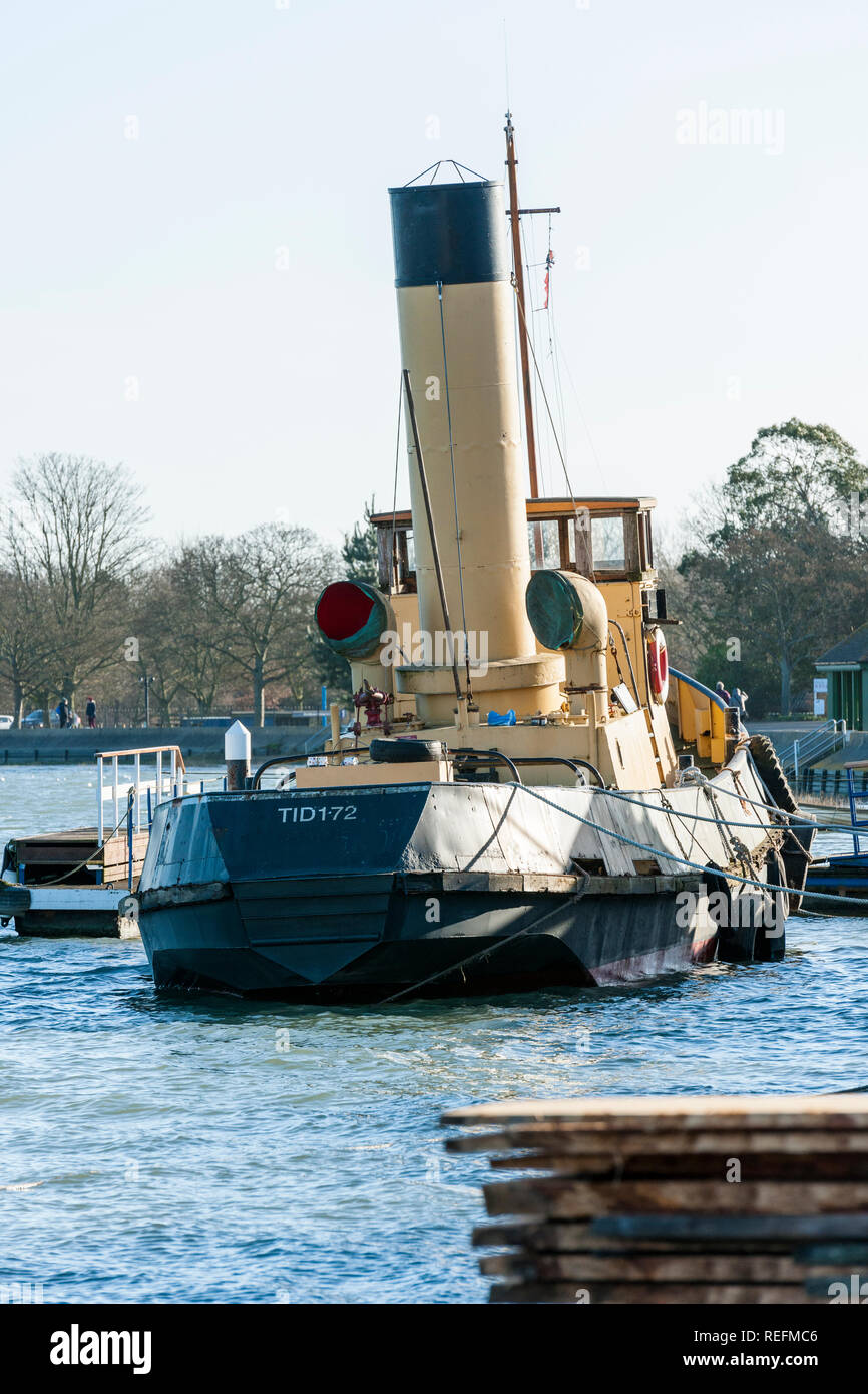 Tug funnel hi-res stock photography and images - Alamy