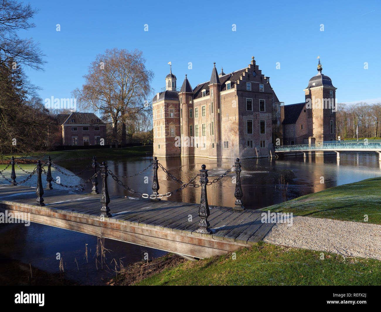 castle of ruurlo in holland Stock Photo - Alamy
