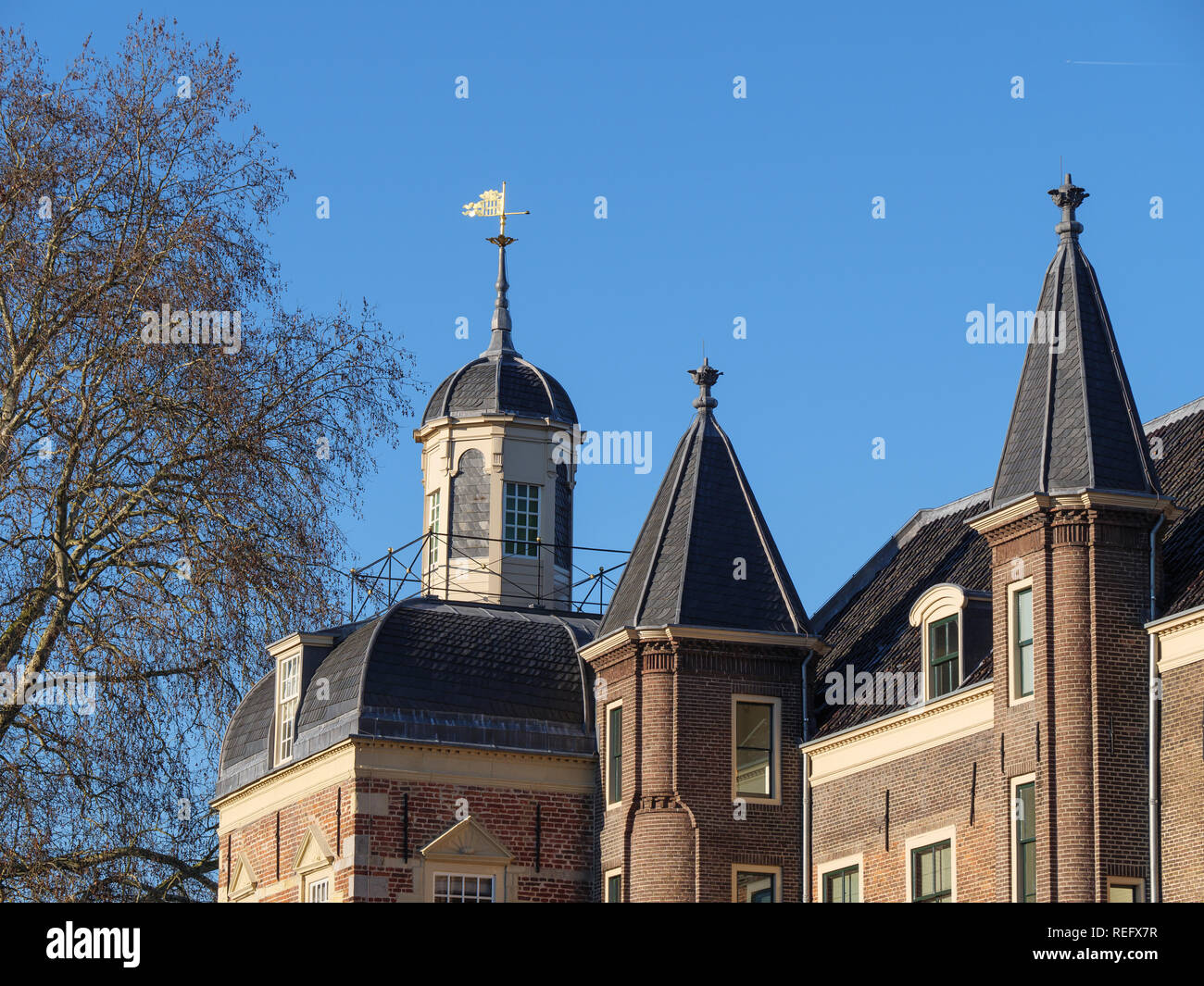 castle of ruurlo in holland Stock Photo - Alamy
