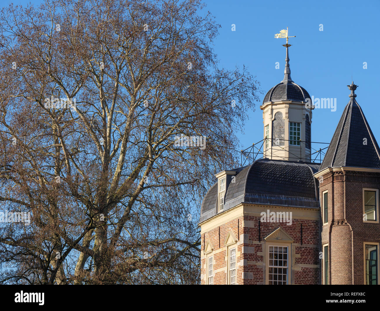 castle of ruurlo in holland Stock Photo - Alamy