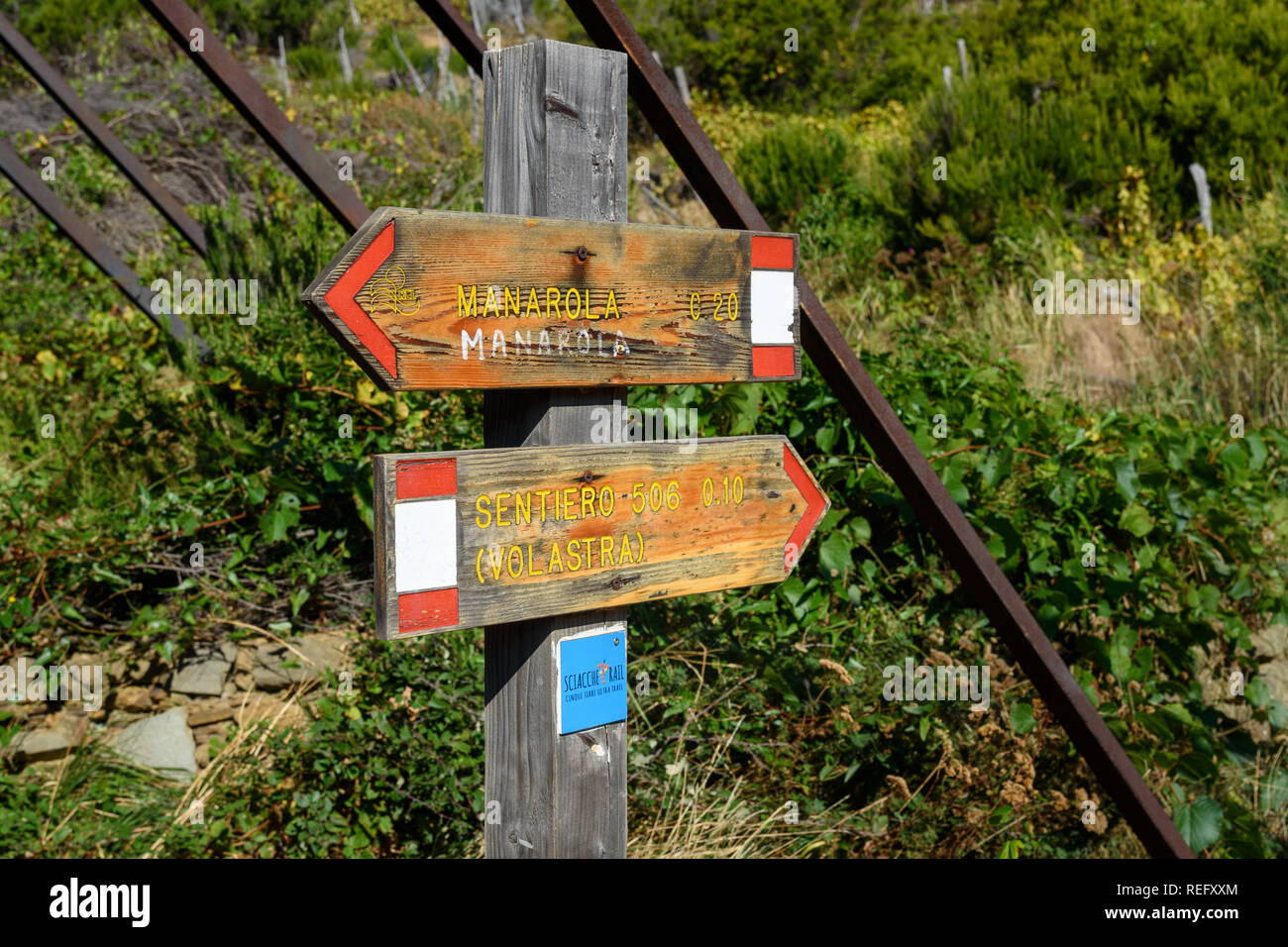 Cinque terre trail sign hi-res stock photography and images - Alamy