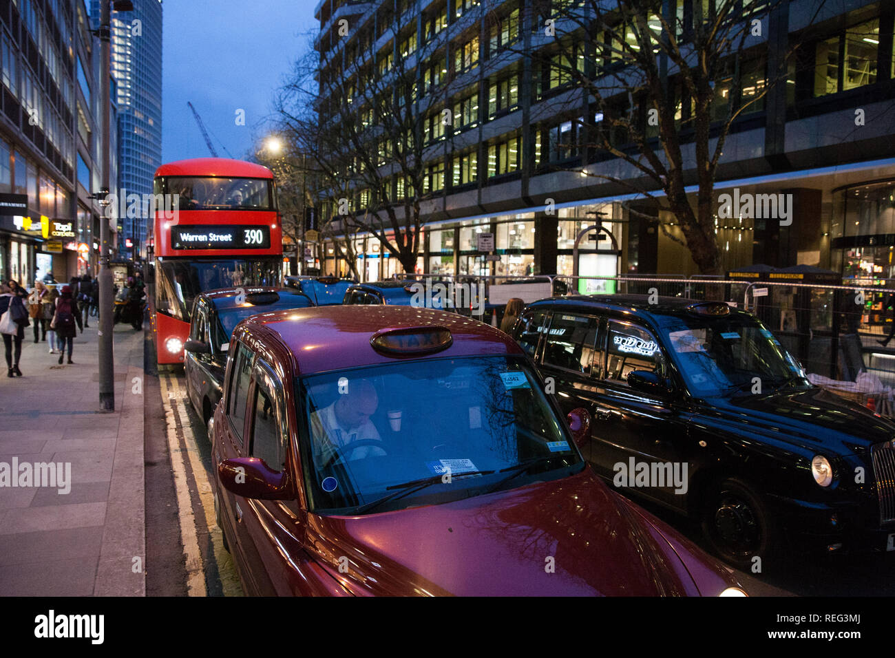 One way traffic on tottenham hi-res stock photography and images - Alamy