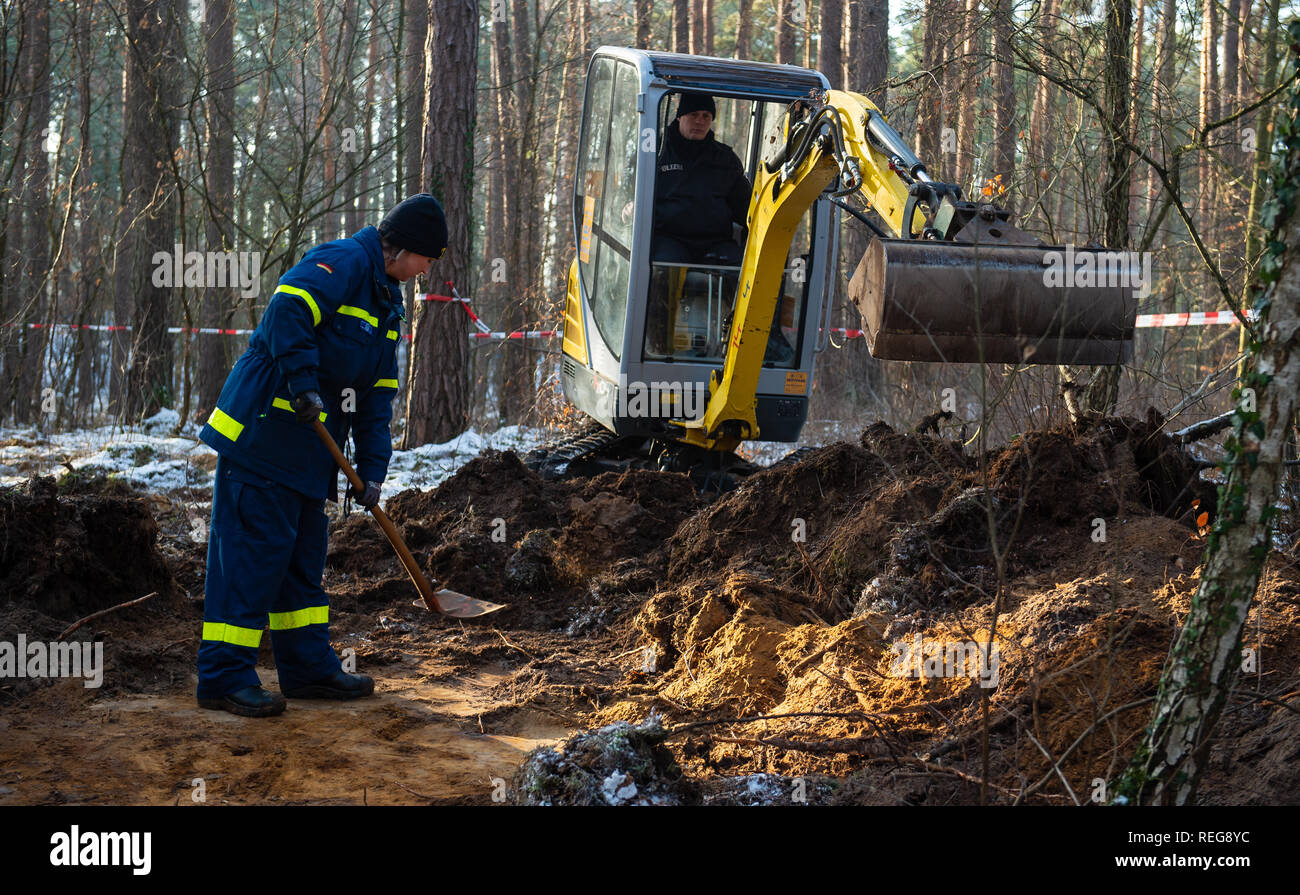 Excavation helper hi-res stock photography and images - Alamy