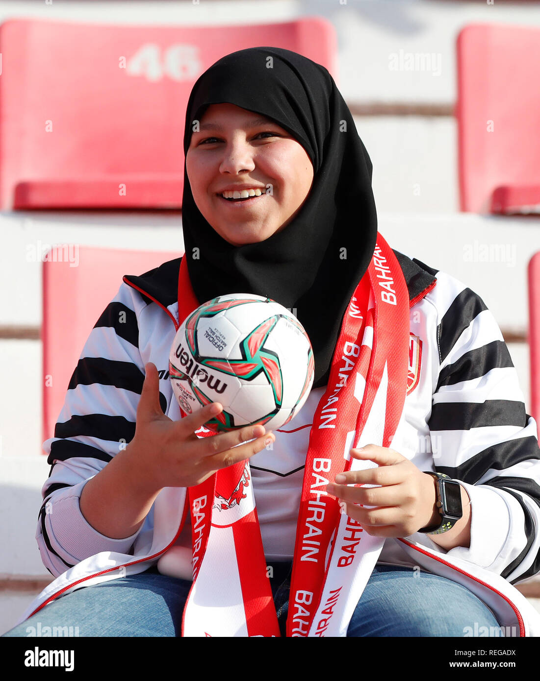 Dubai, United Arab Emirates (UAE). 22nd Jan, 2019. A fan of Bahrain ...