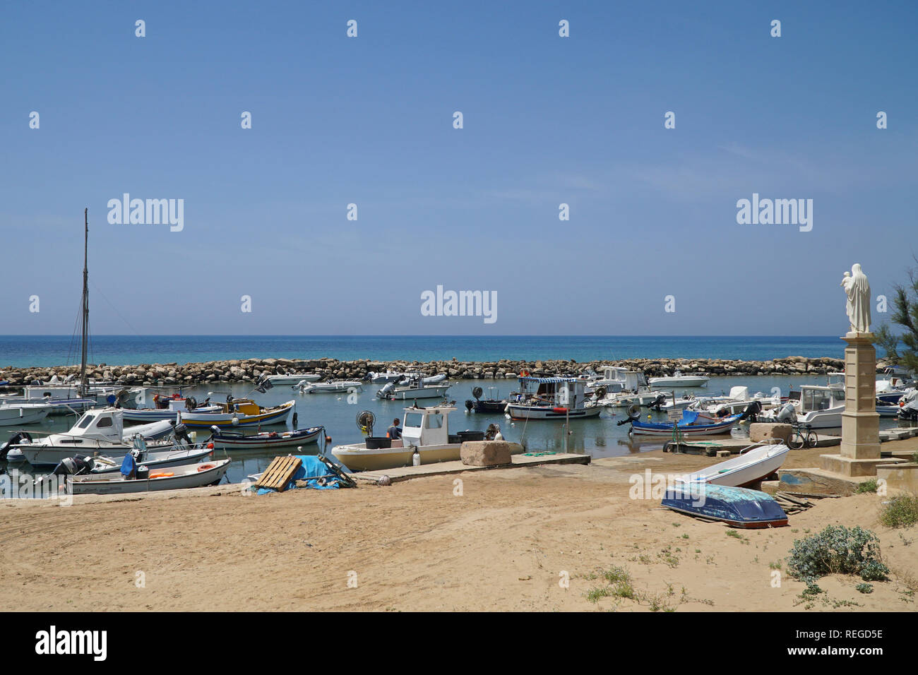 The harbour at Punta Secca, Ragusa, Sicily, Italy Stock Photo - Alamy