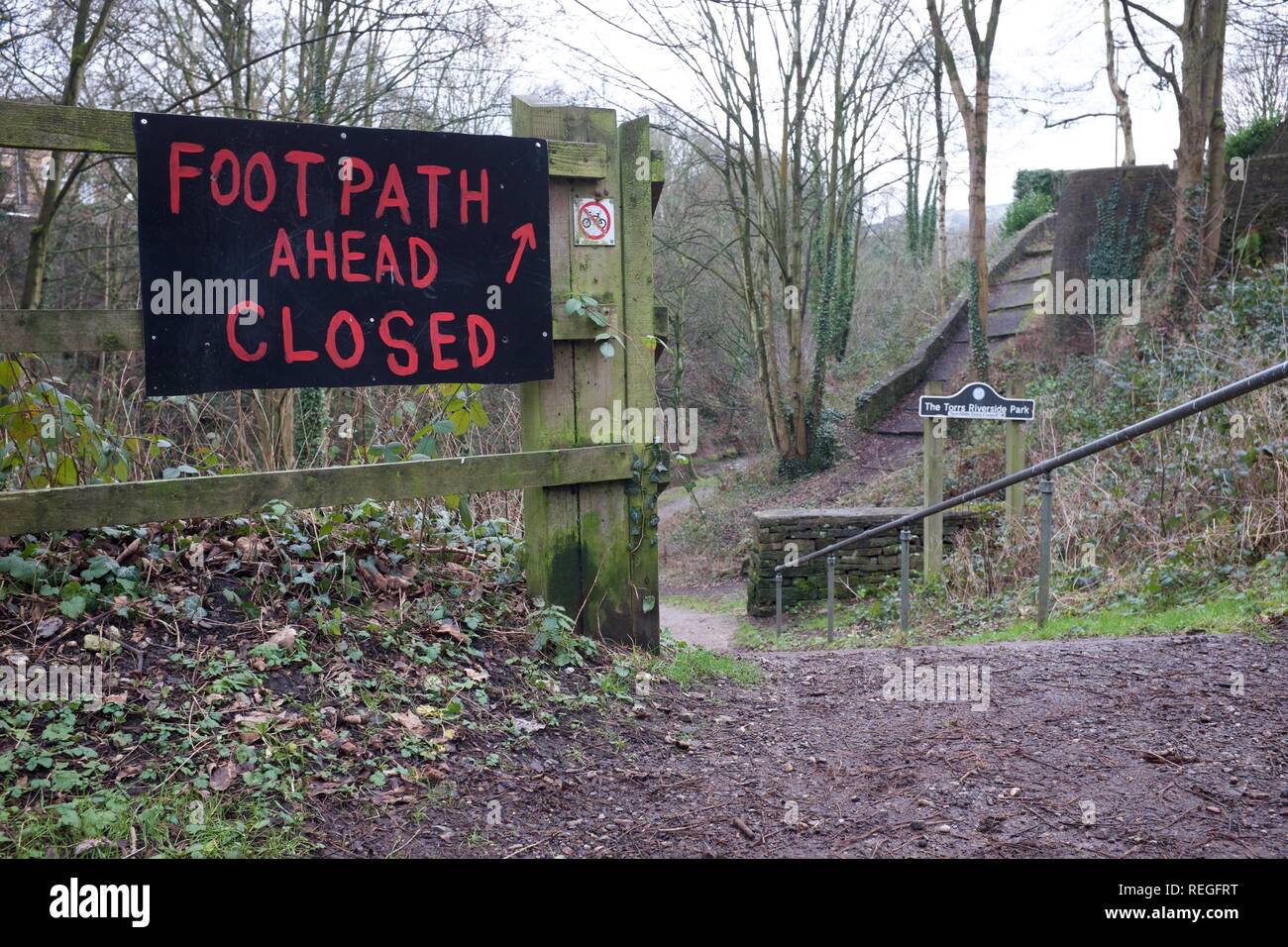 Footpath danger hi-res stock photography and images - Alamy