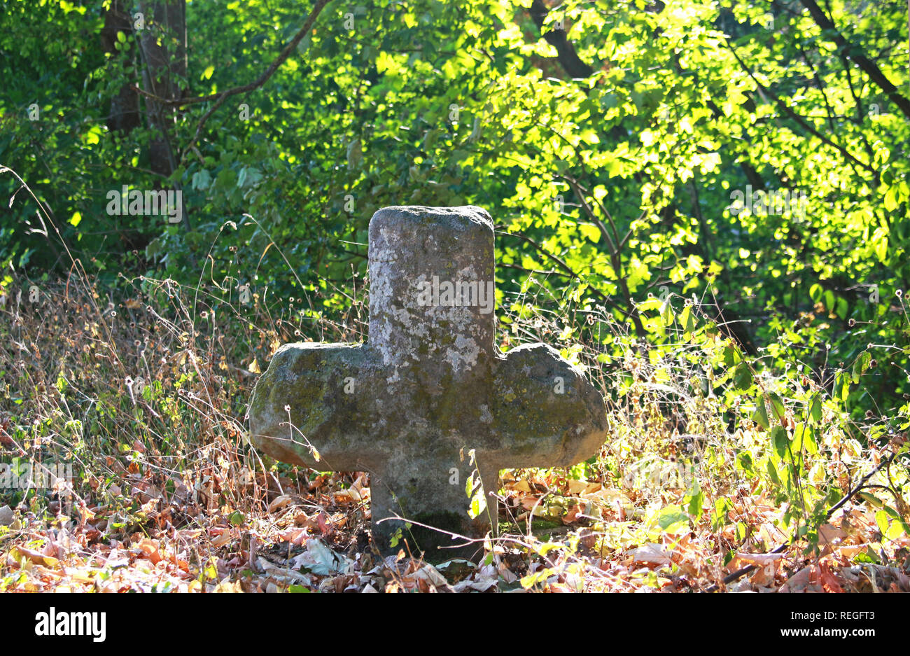 Medieval stone cross hi-res stock photography and images - Alamy