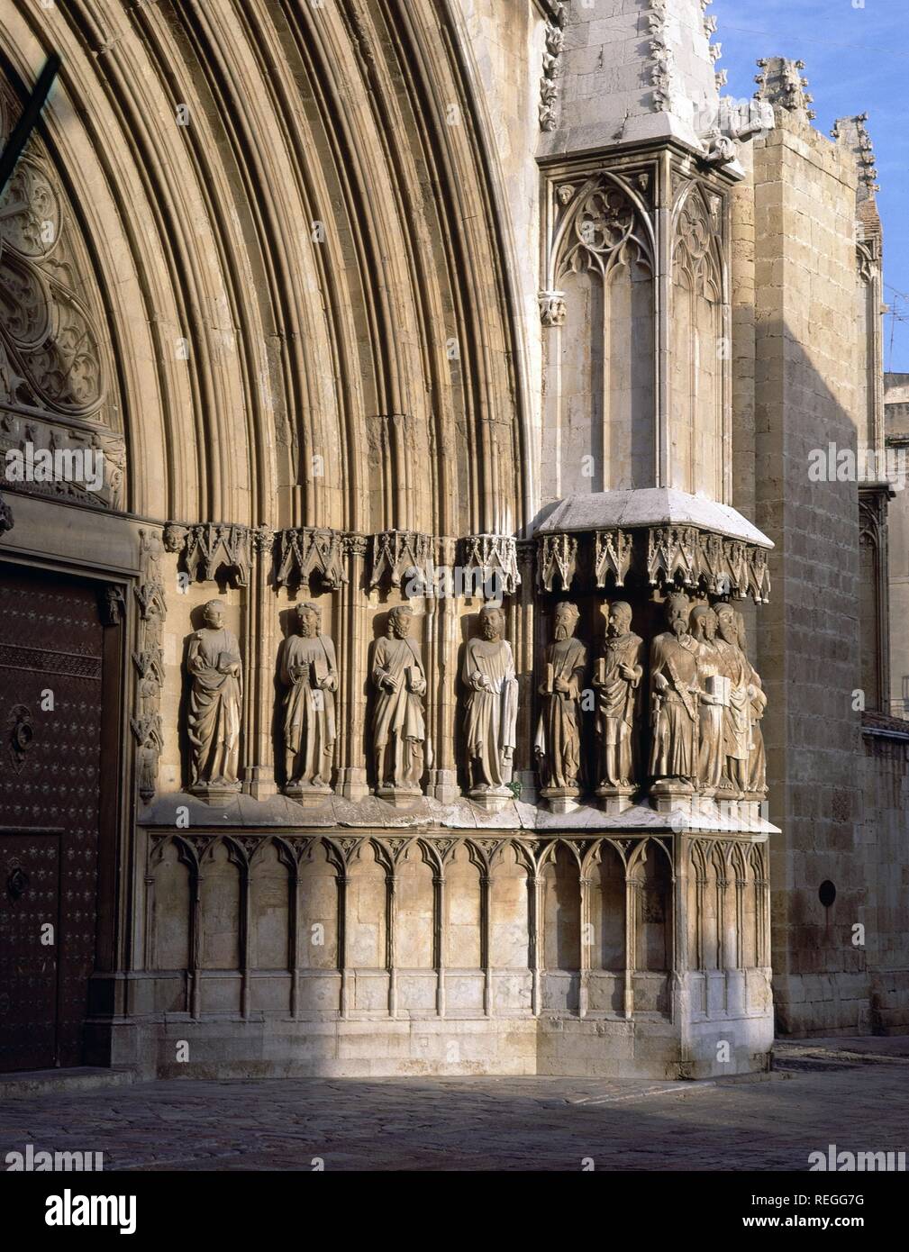 PUERTA DE LOS APOSTOLES DETALLE DERECHO. Location: CATEDRAL-EXTERIOR ...