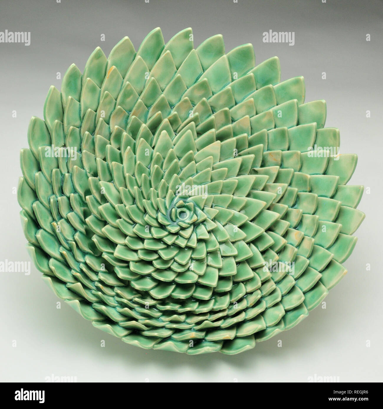 Ceramic bow hi-res stock photography and images - Alamy