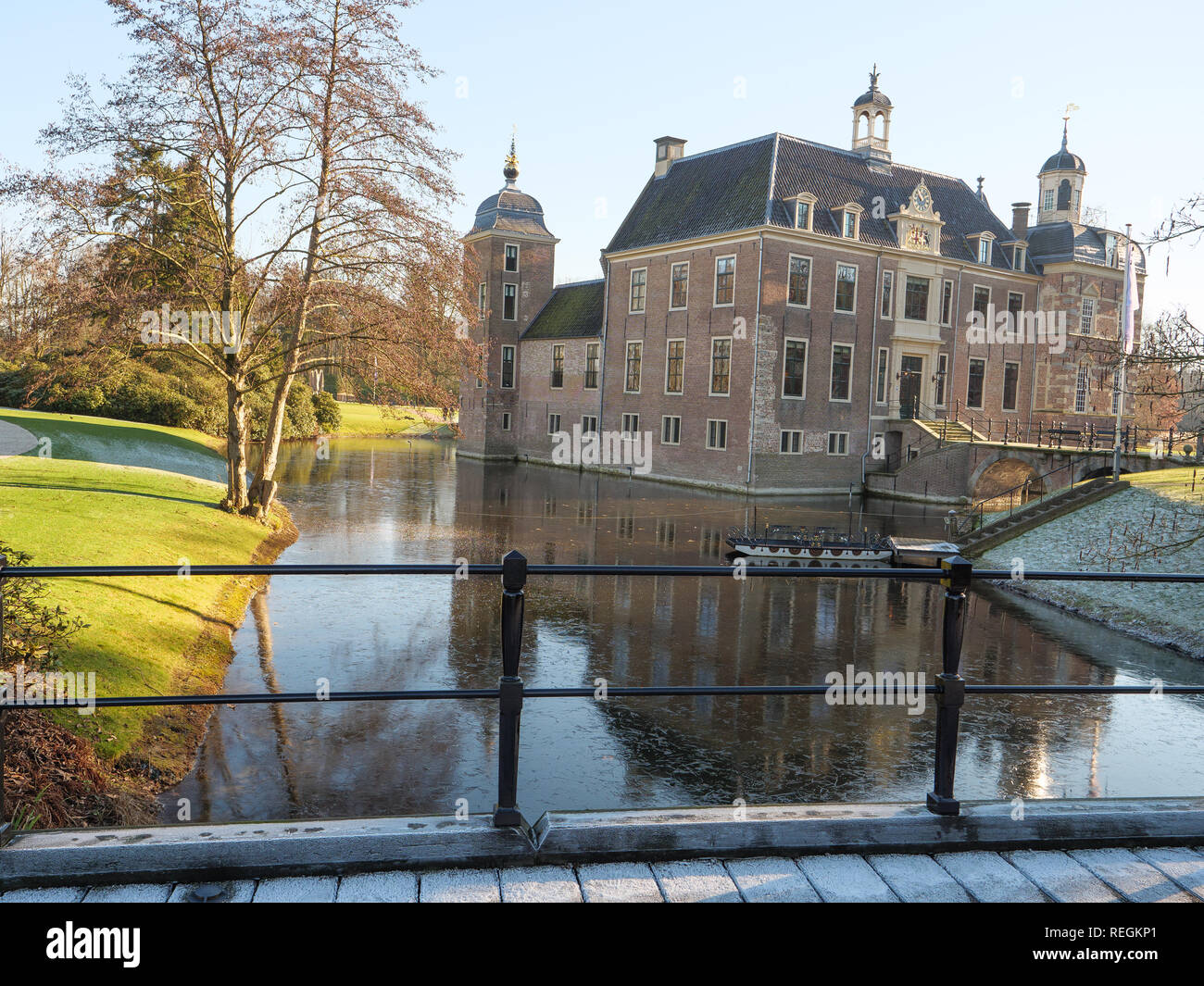 ruurlo castle in holland Stock Photo - Alamy
