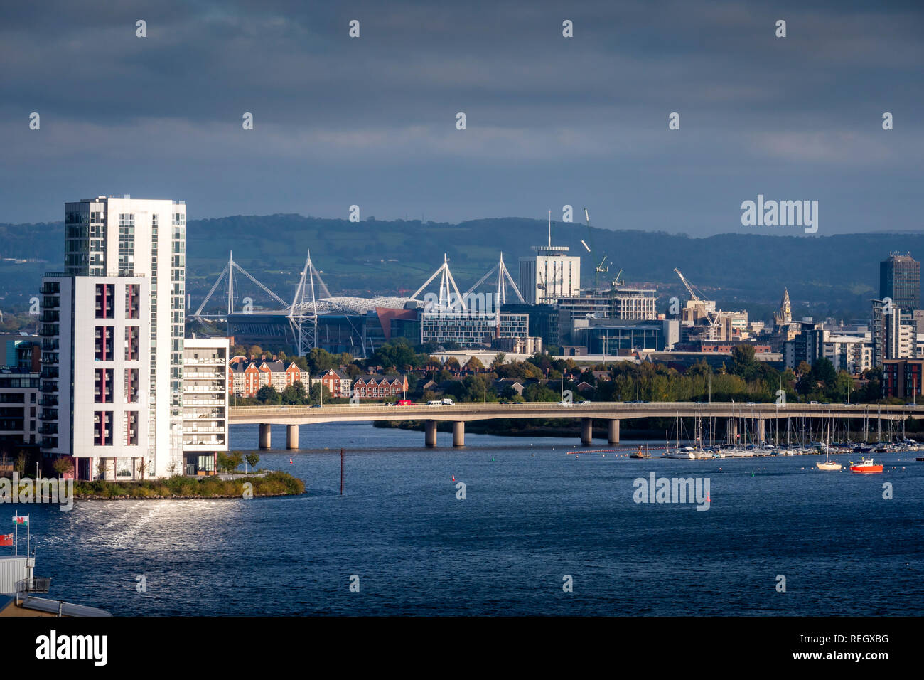 Cardiff skyline hi-res stock photography and images - Alamy