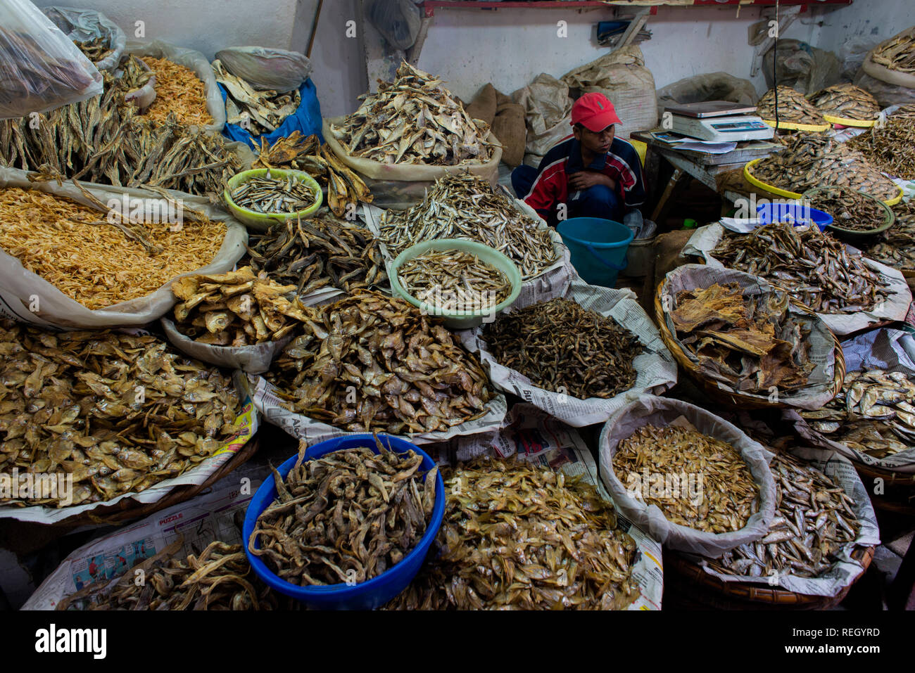 Fish market shillong meghalaya india hi-res stock photography and ...