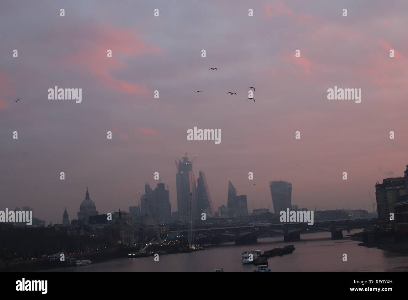 Stunning views of the city skyline hi-res stock photography and images ...