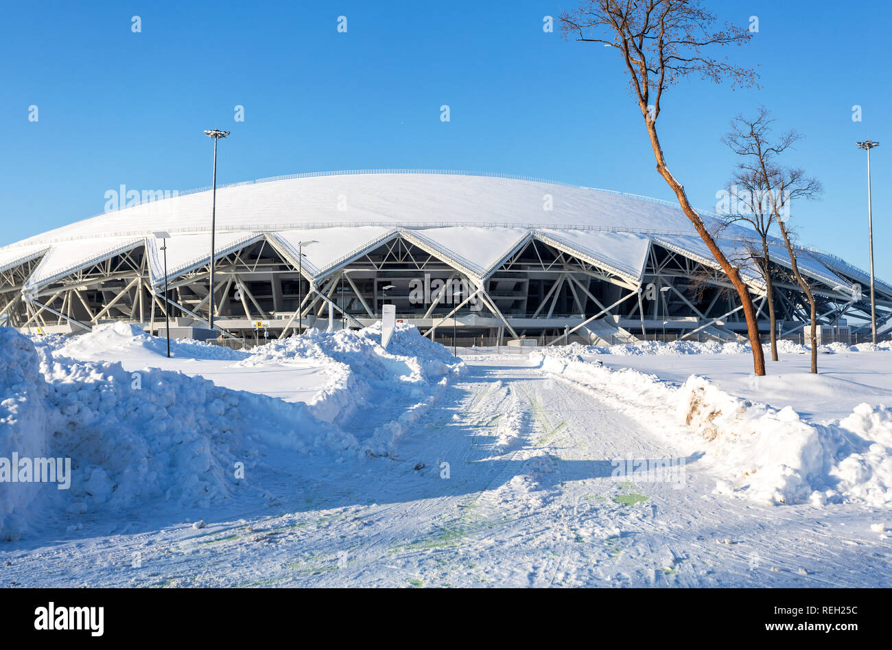 Concrete landmark winter snow hi-res stock photography and images - Alamy