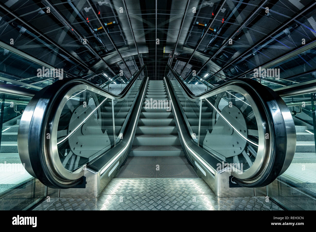escalator without people Stock Photo - Alamy