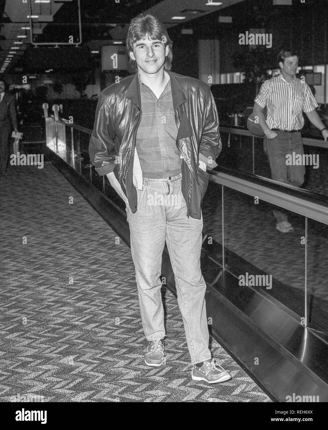 Snooker full length hi-res stock photography and images - Alamy