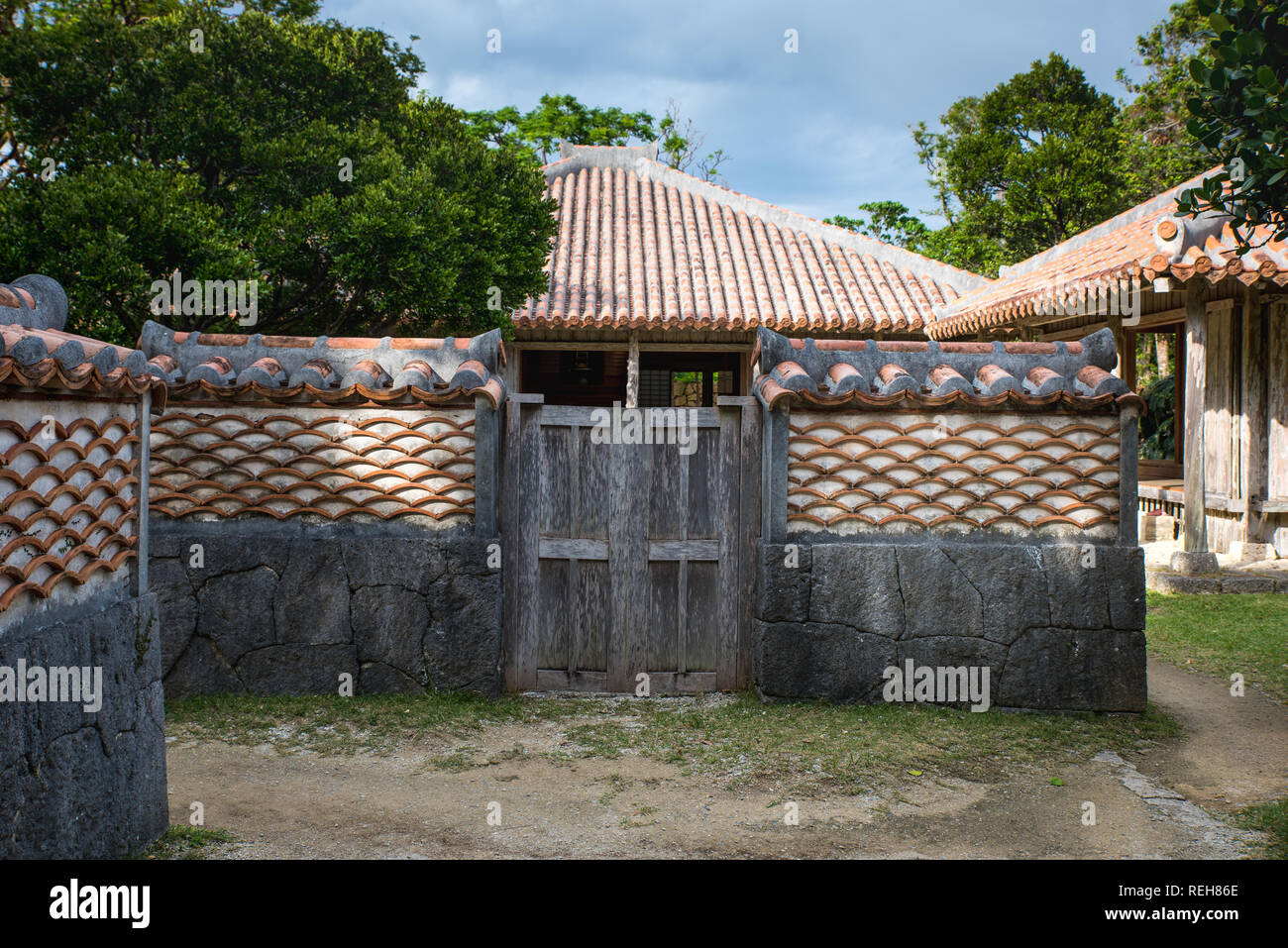 Traditional okinawan house hi-res stock photography and images - Alamy