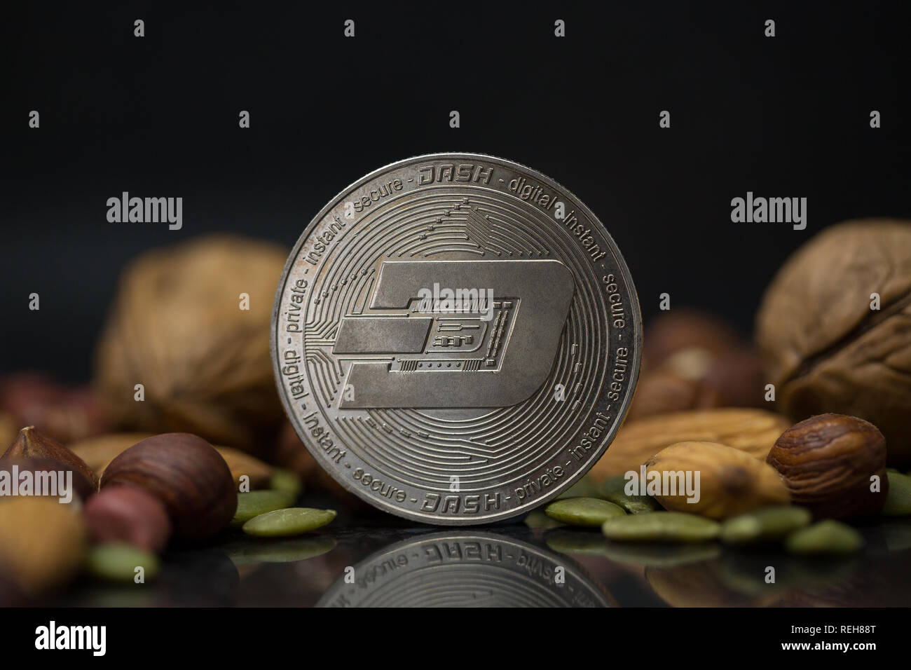 Shiny black seeds hi-res stock photography and images - Alamy
