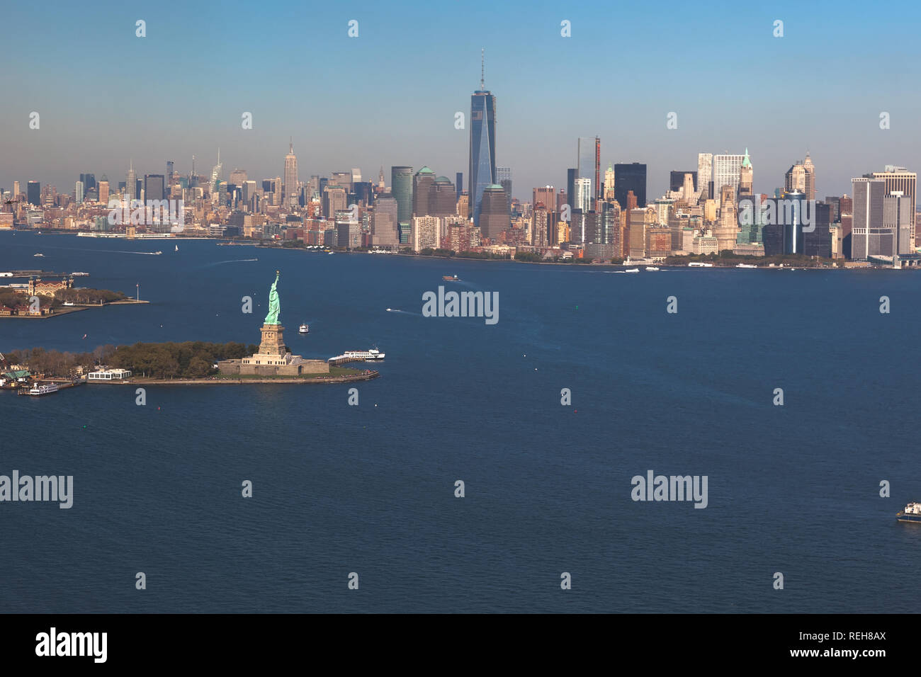 Aerial view of statue of liberty hi-res stock photography and images ...