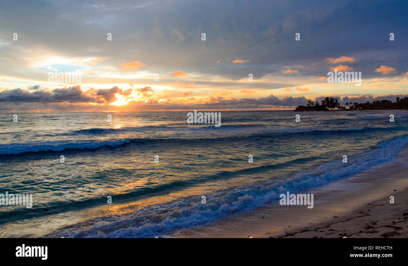 sunset on Seyshells island. Sea summer cloud sky Stock Photo - Alamy