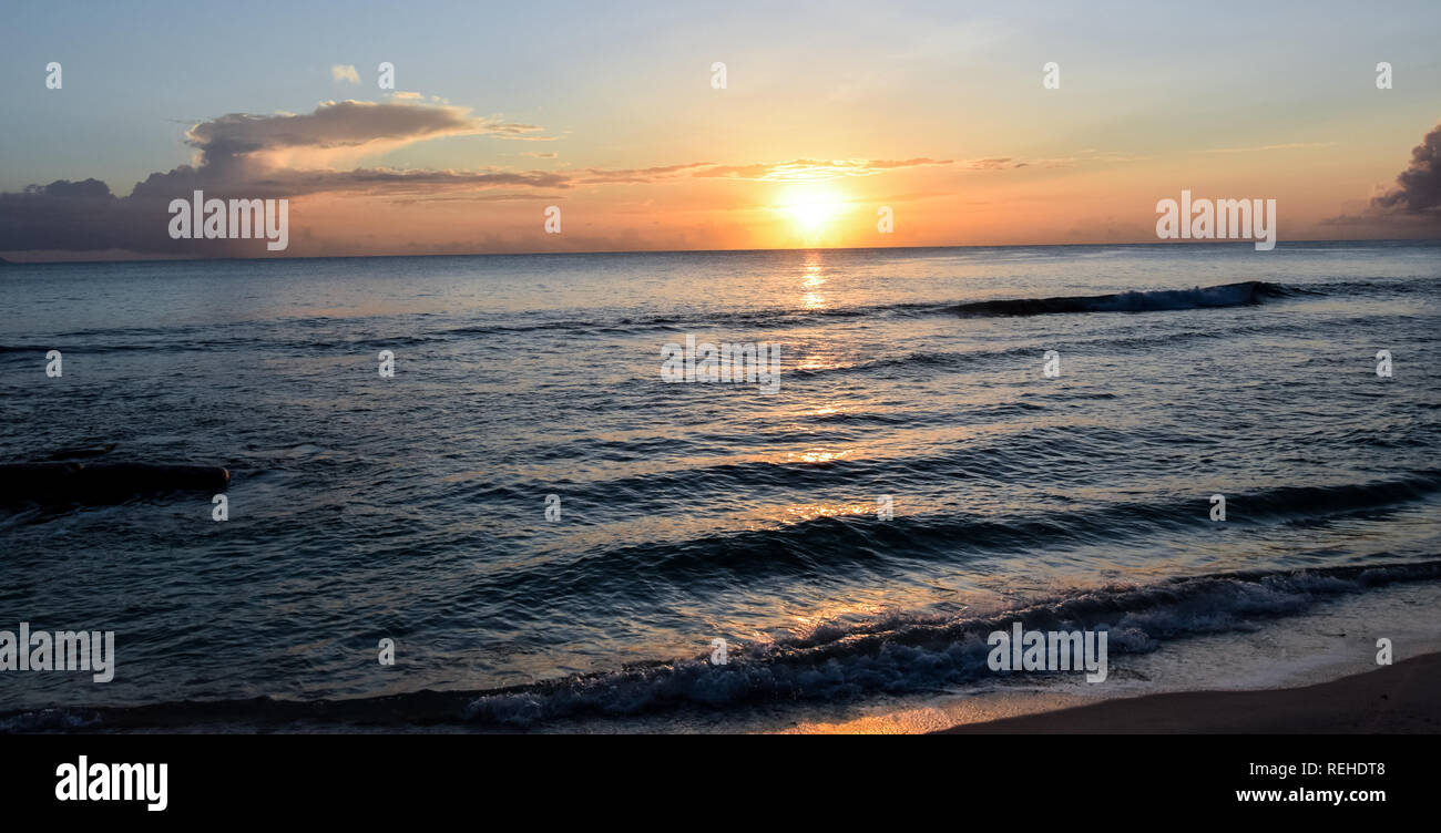 sunset on Seyshells island. Sea summer cloud sky Stock Photo - Alamy