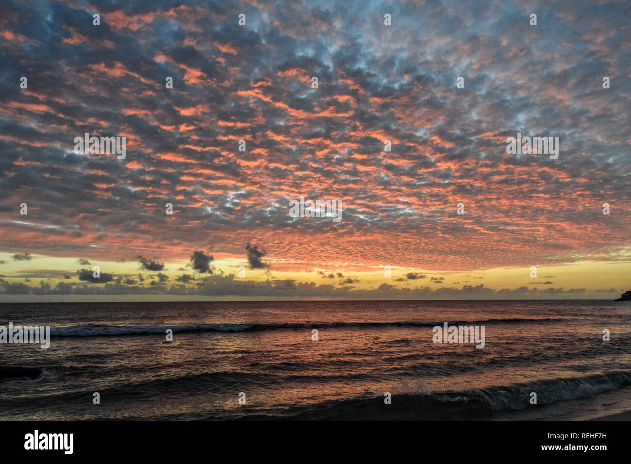 sunset on Seyshells island. Sea summer cloud sky Stock Photo - Alamy