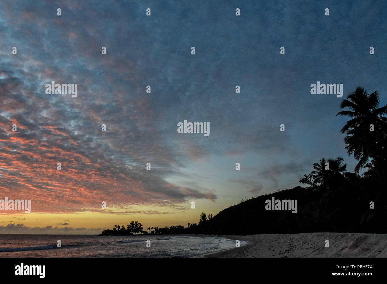 sunset on Seyshells island. Sea summer cloud sky Stock Photo - Alamy