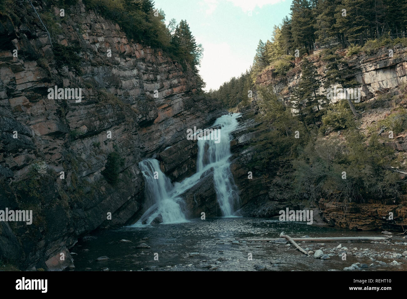 Background scene wildlife waterfall hi-res stock photography and images ...
