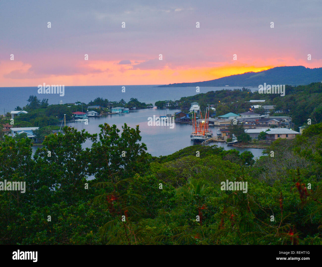 Sunset in Oak Ridge, Roatan Stock Photo - Alamy