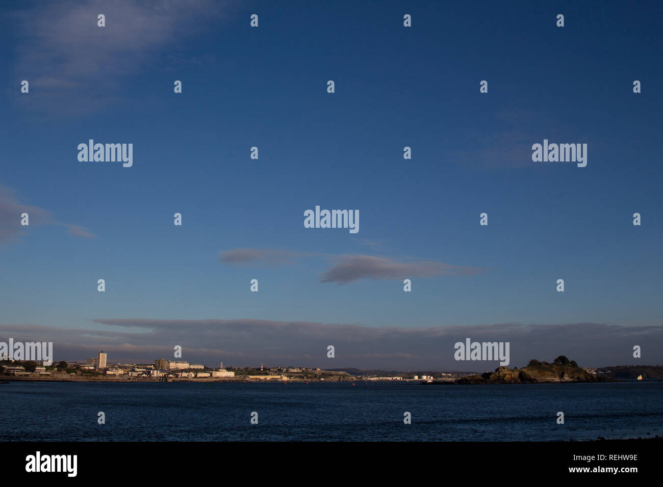 Looking at Drakes island form Mt Edgecombe country park Stock Photo - Alamy