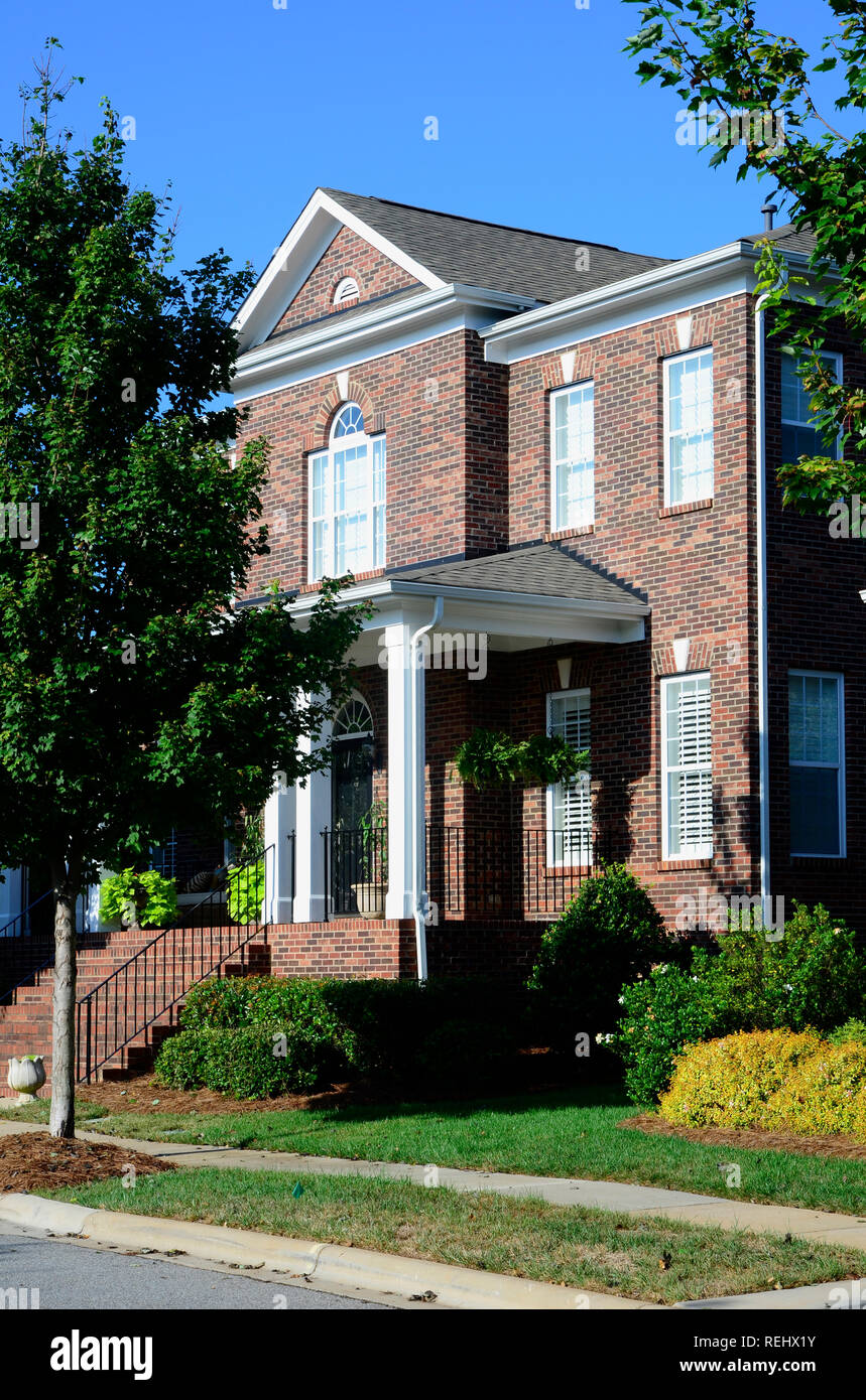 Modern brick built detached house hi-res stock photography and images ...