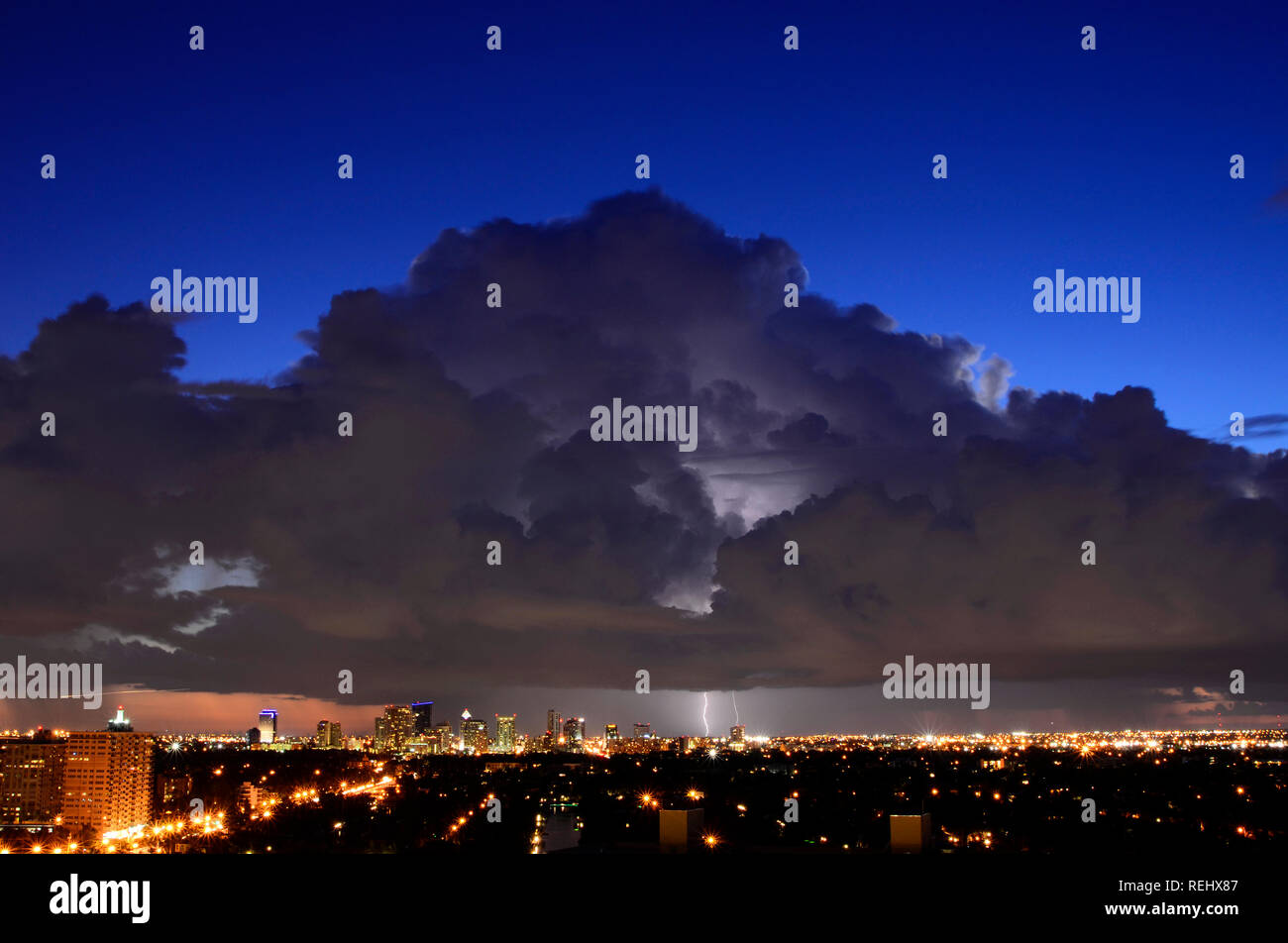 Thunderstorm lightning florida hi-res stock photography and images - Alamy