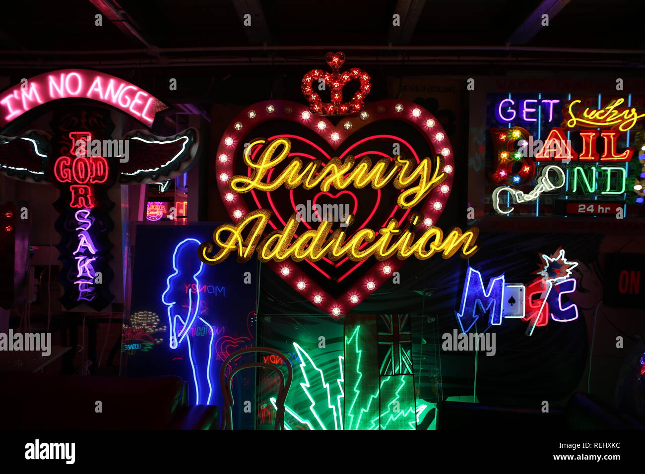 Luxury Addiction, création de Chris Bracey pour son fils Marcus, God's ...