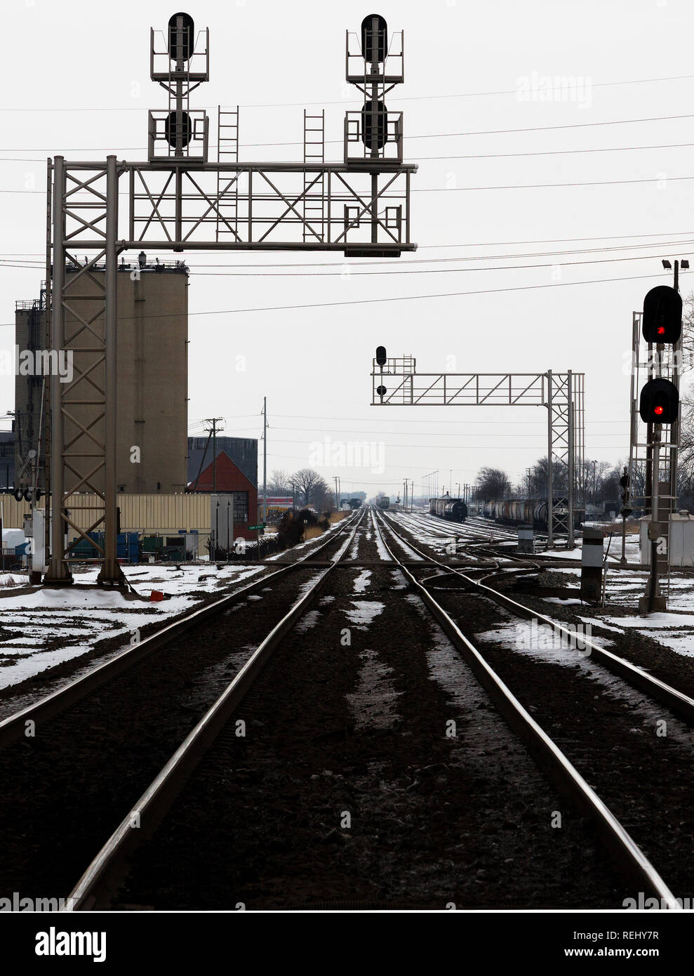 Railroad switch tracks and signal in Fostoria, Ohio Stock Photo - Alamy