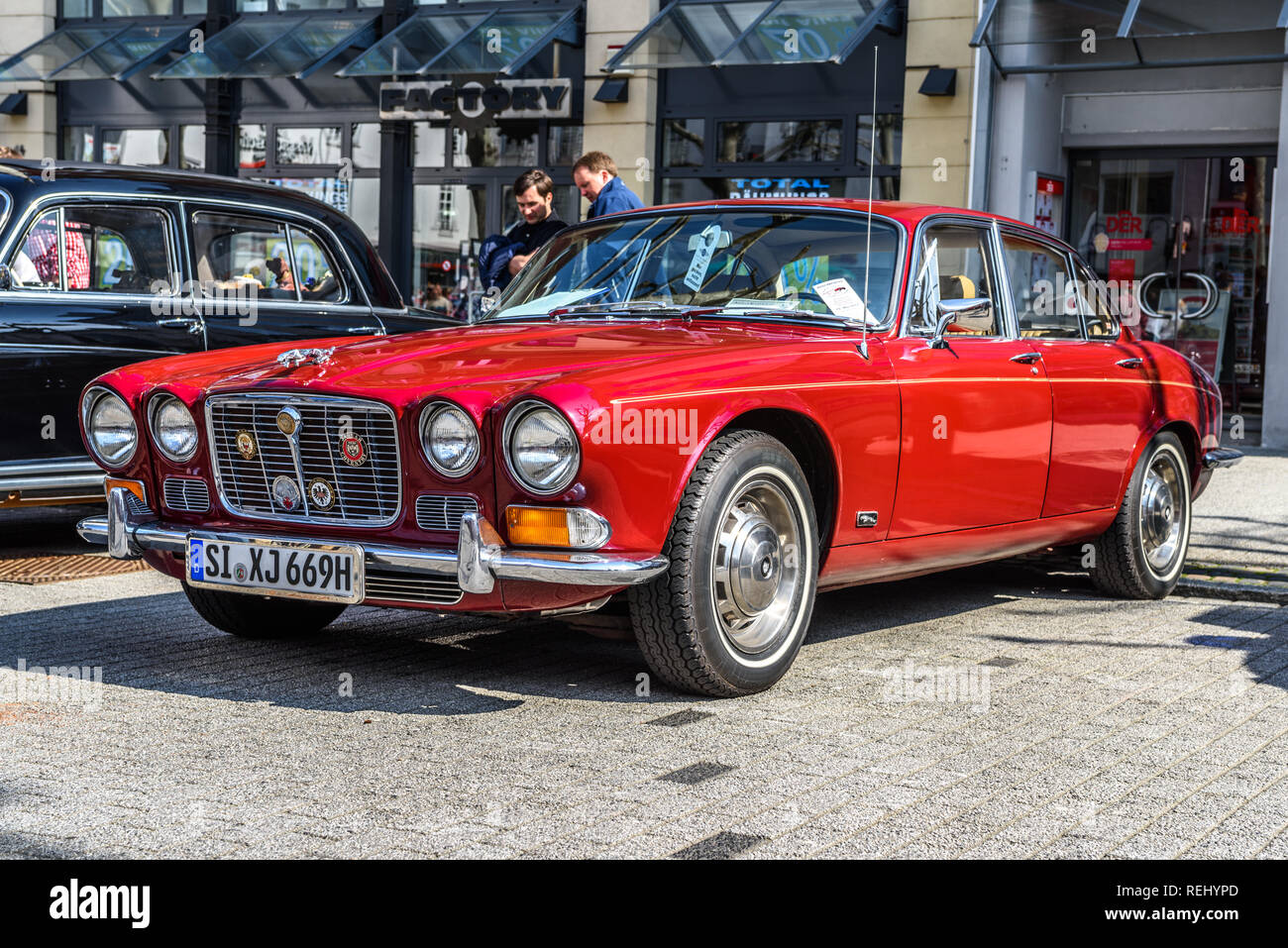 Jaguar xj12 hi-res stock photography and images - Alamy