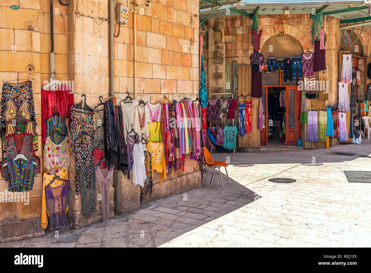 Clothes the middle east hi-res stock photography and images - Alamy