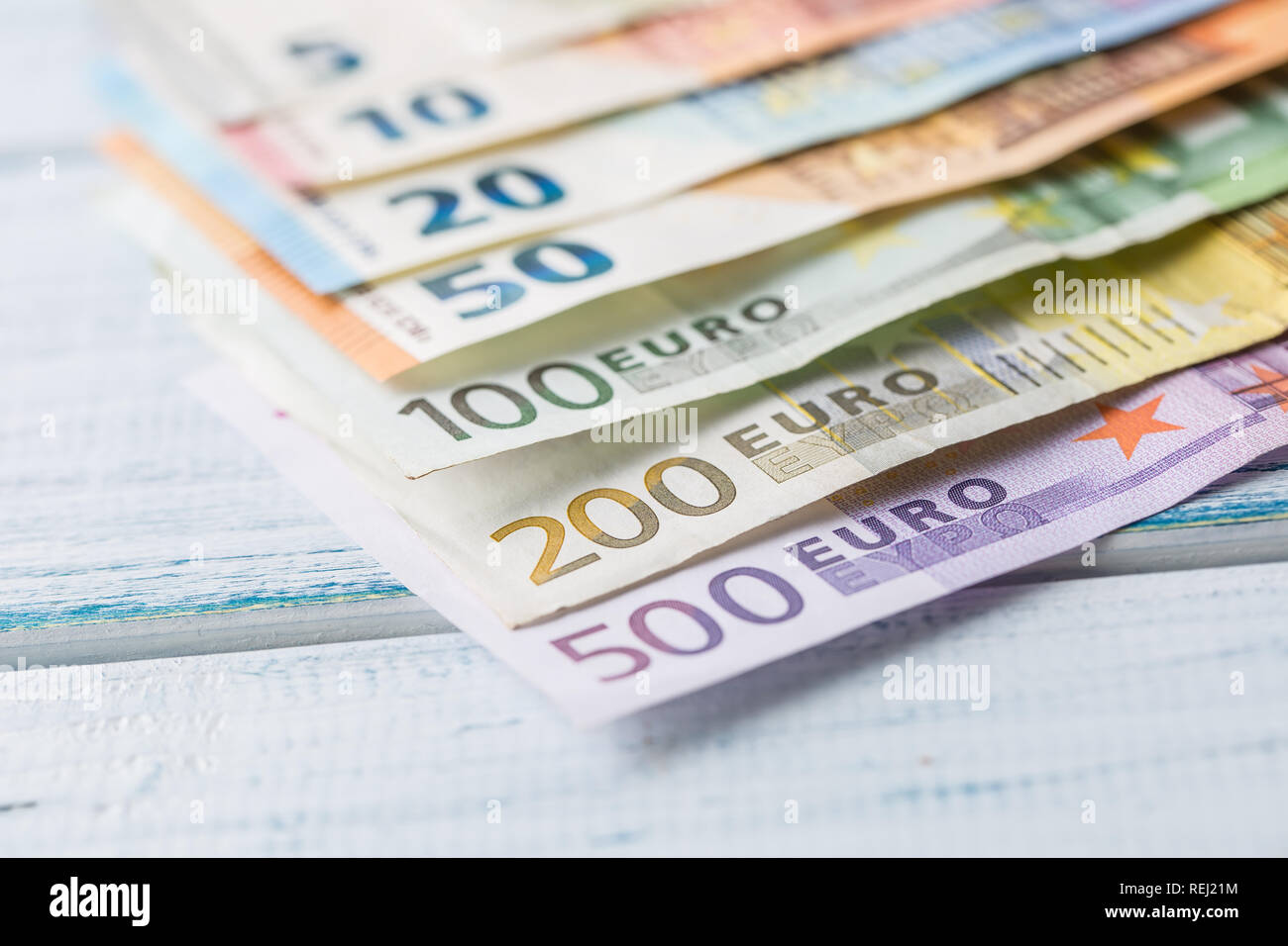 Pile of banknotes hi-res stock photography and images - Alamy